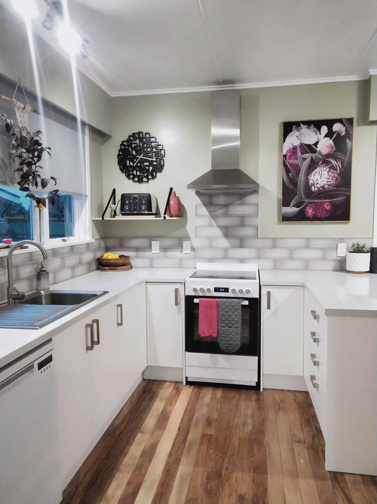 UNO Kitchens
